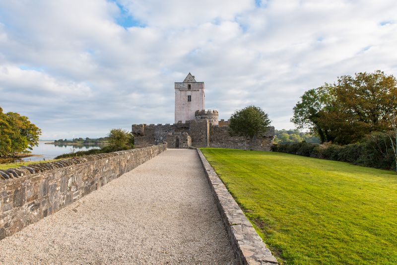 Doe Castle | Places to See | Things to Do | Go Visit Donegal