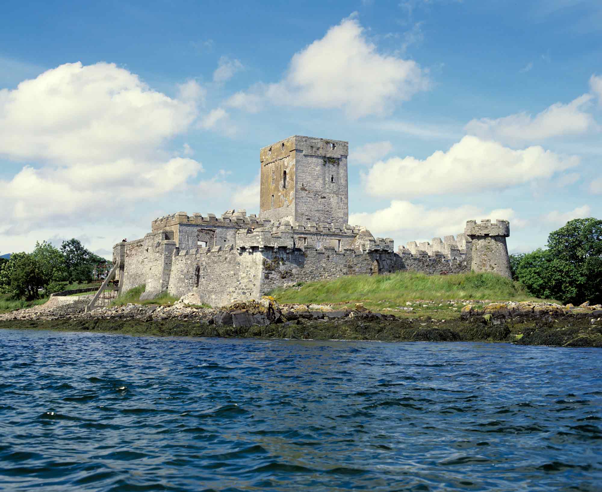 Doe Castle | Places to See | Things to Do | Go Visit Donegal
