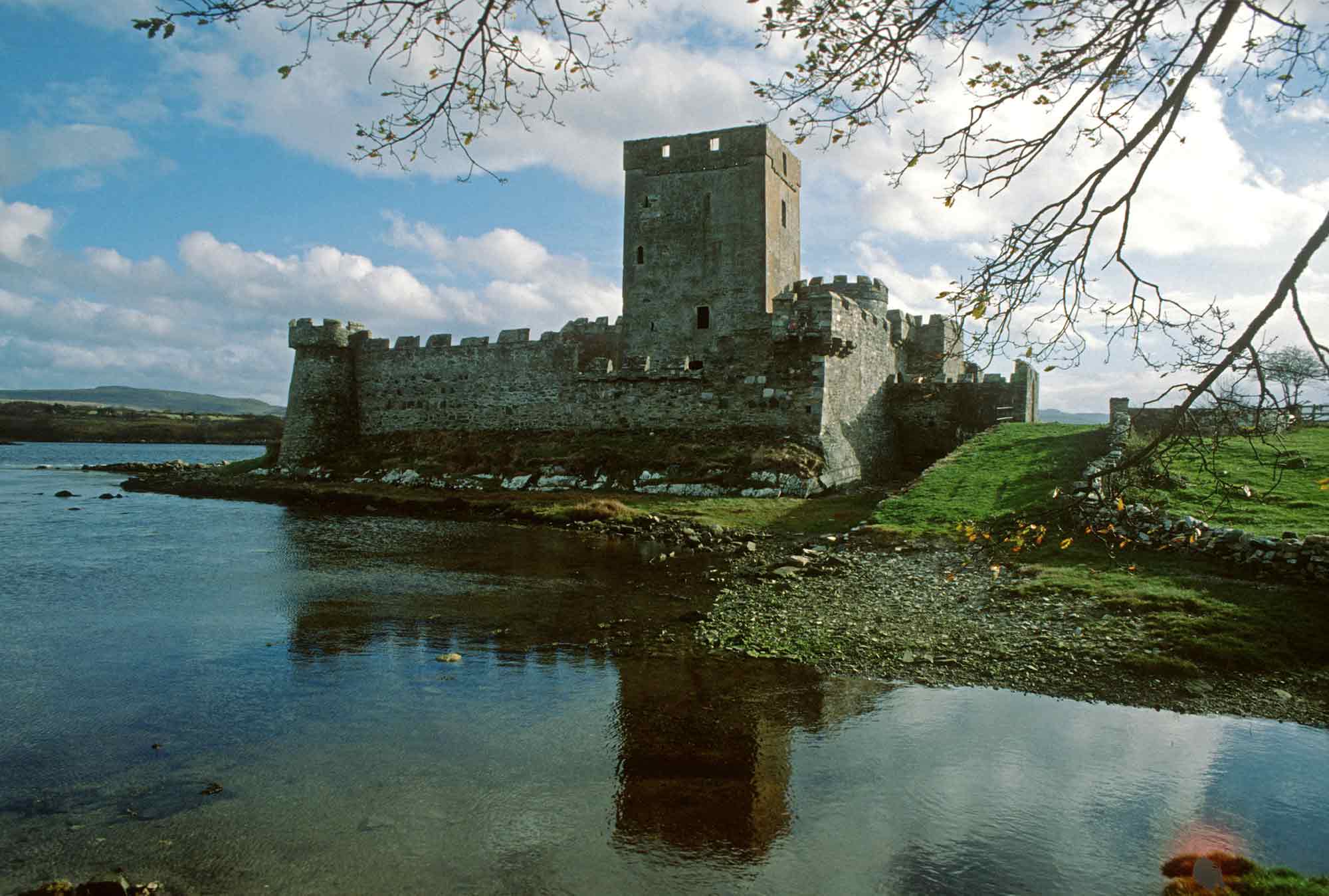 Doe Castle Tours | Activities in Donegal | Go Visit Donegal
